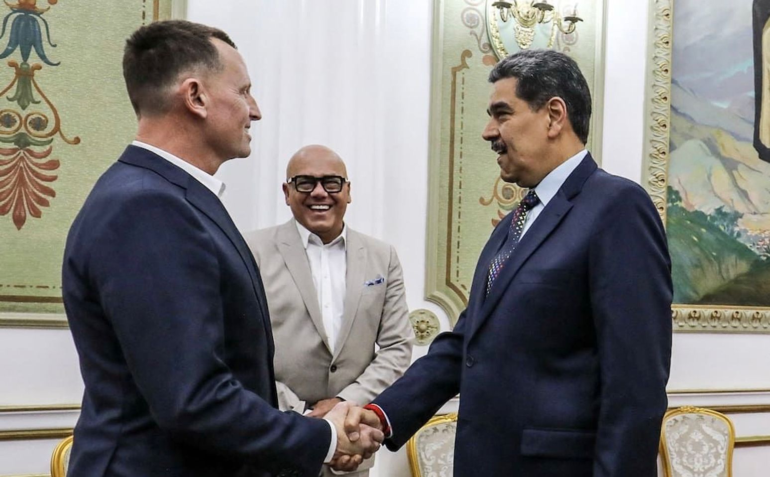 Richard Grenell confirmó que sigue en comunicaciones con el gobierno de ...